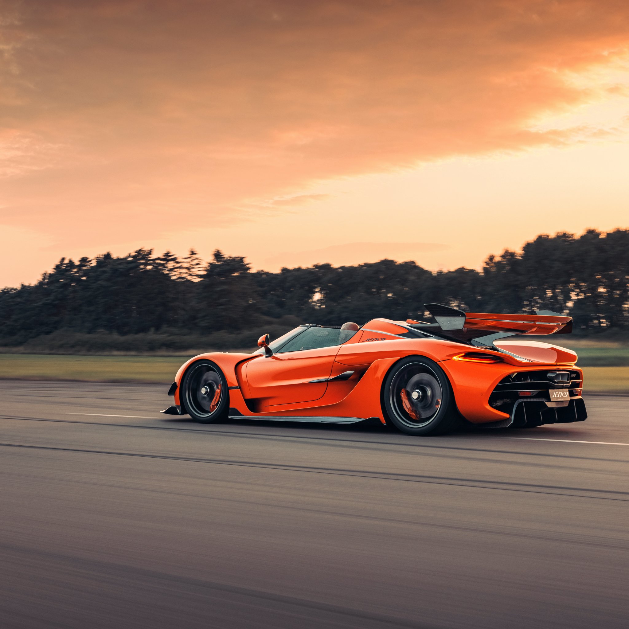 Скачать обои Koenigsegg, orange, fast, hypercar, Jesko, Koenigsegg ...