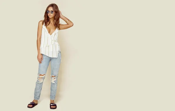 Обои girl, woman, beautiful, model, jeans, cute, sunglasses, Rachel ...