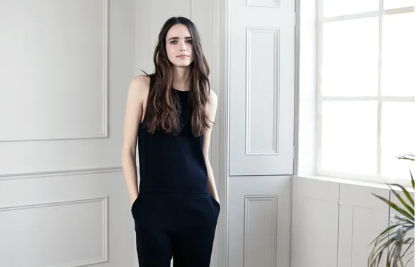 Обои стиль, актриса, окно, мода, фотомодель, Stacy Martin, Стэйси ...