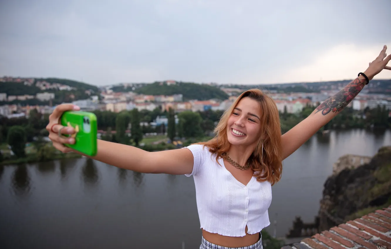 Обои Iphone Smile Model Tattoo Selfie Agatha Vega Woman Outdoors