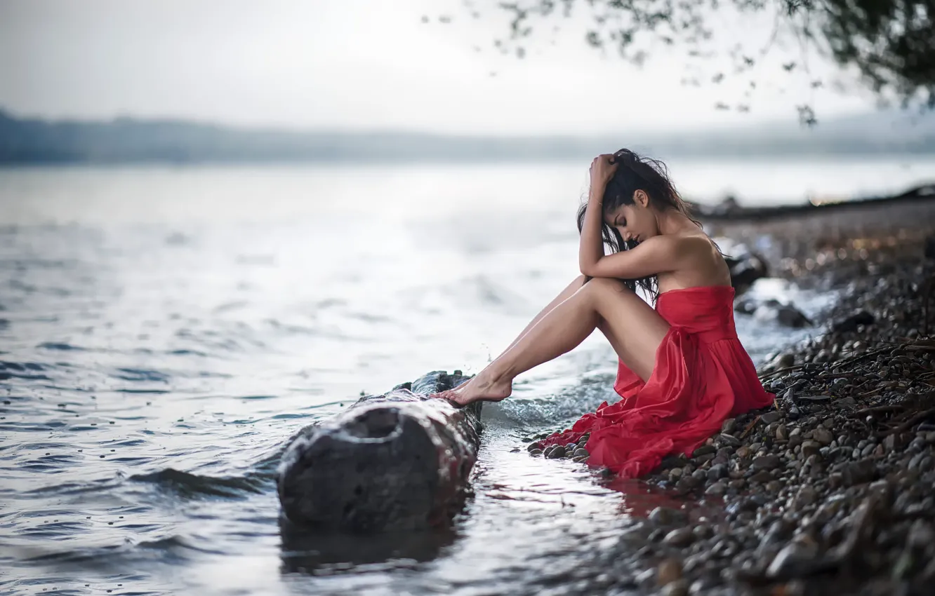 Обои девушка, берег, платье, прибой, Hazel, Ingo Kremmel, Feel the ...