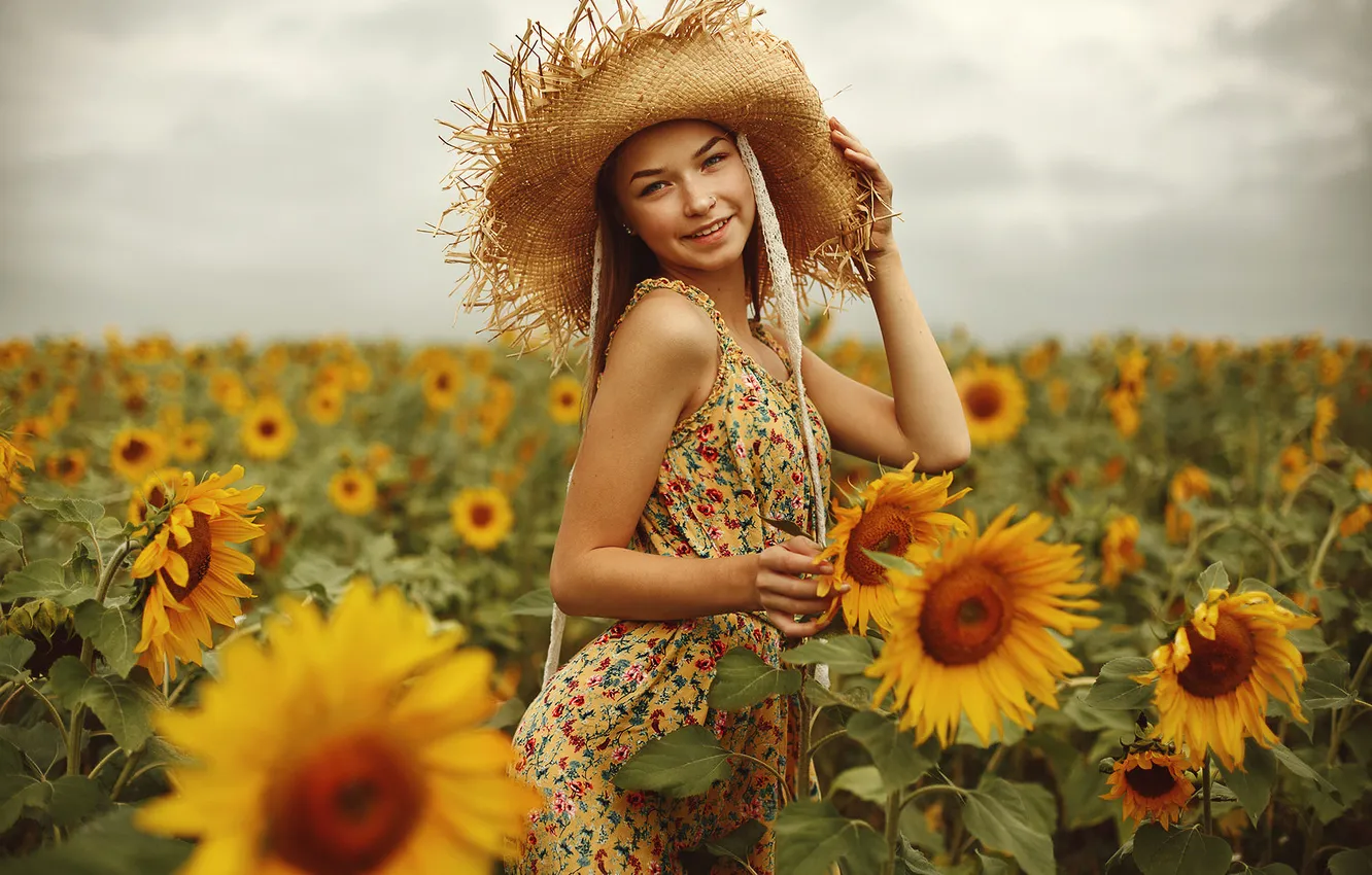 Обои взгляд, улыбка, платье, dress, eyes, smile, pretty, lips на ...
