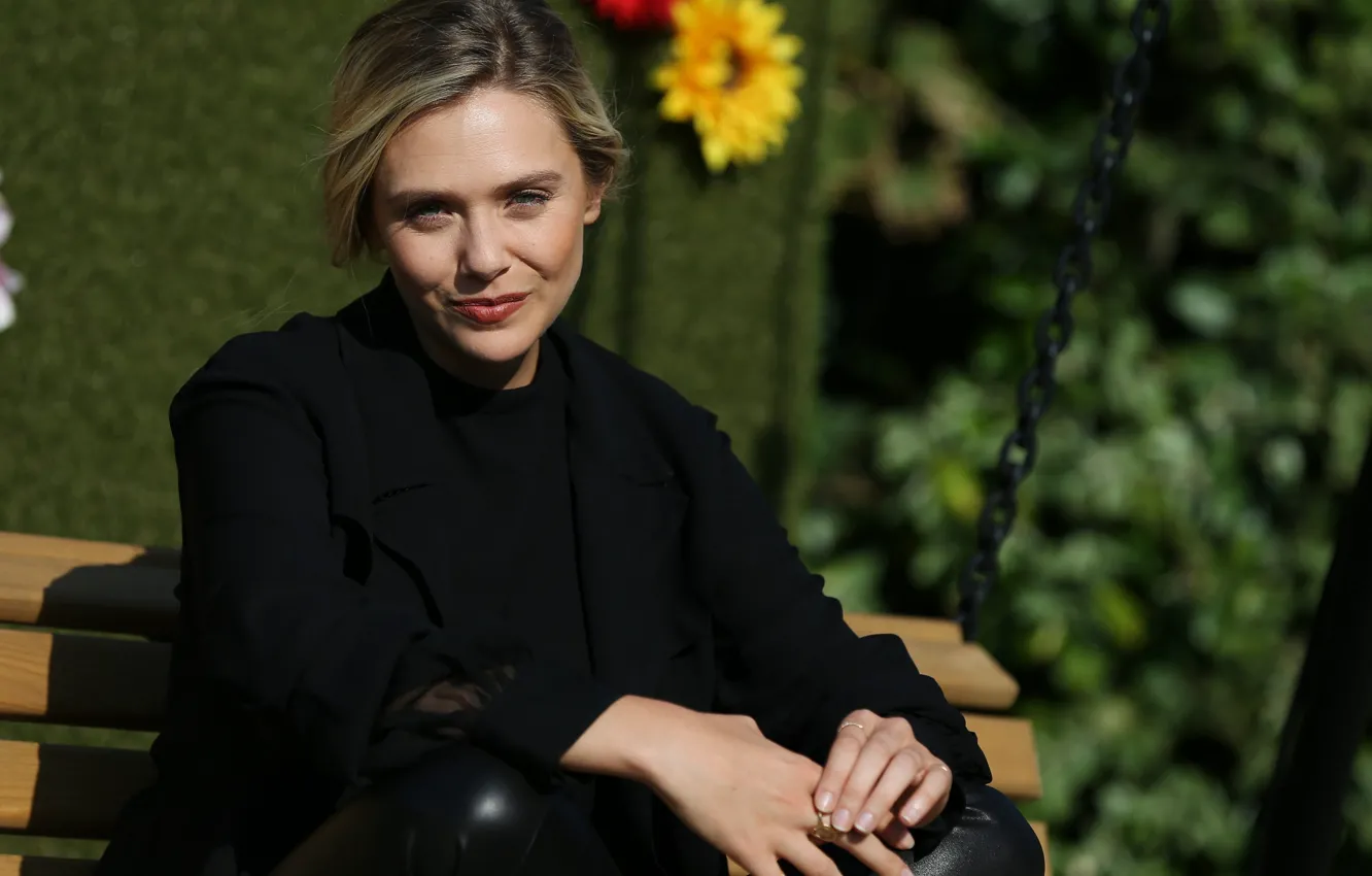 Обои взгляд, поза, улыбка, актриса, smile, hair, look, pose на телефон и рабочий стол, раздел ...